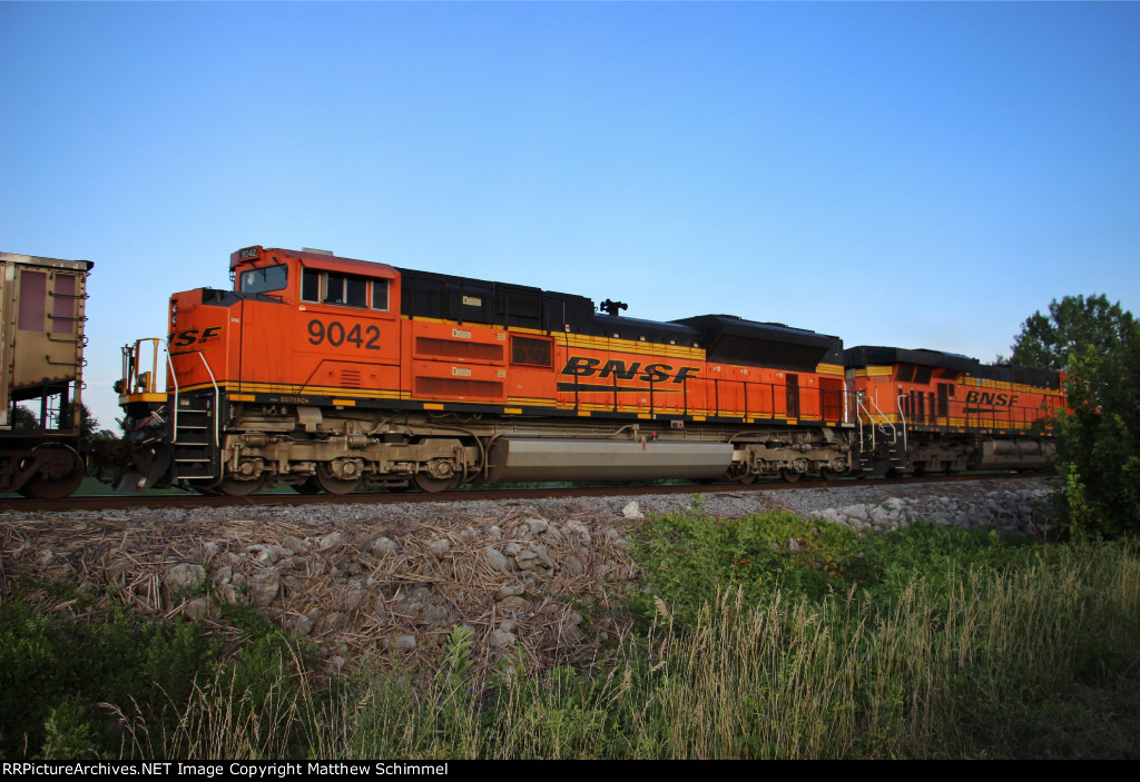 BNSF 9042